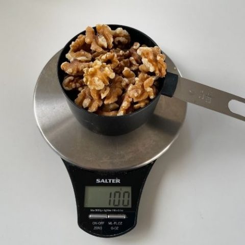 Walnut Weights & Calories (Including Calculator & Charts) - Weigh School