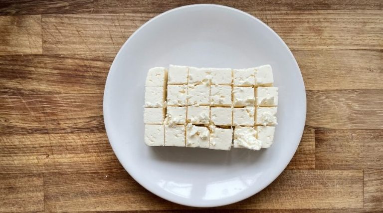 Feta Cheese Weights, Calories & Servings (A Full Guide) - Weigh School