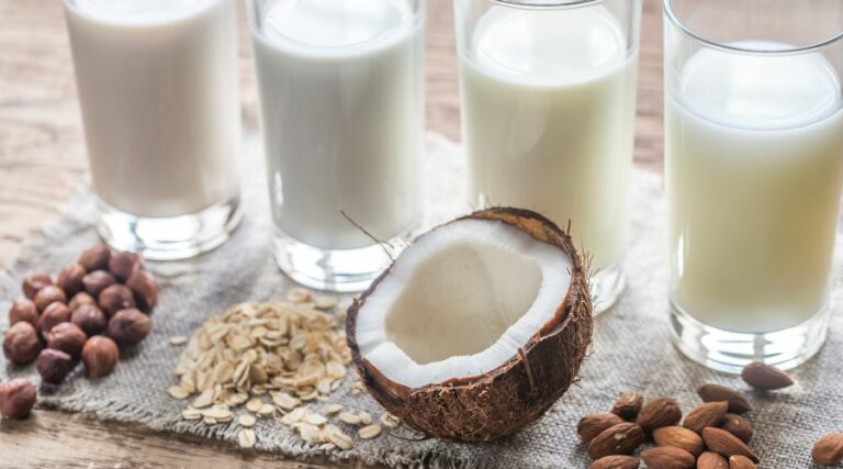 Milk Calorie Calculator (For Any Serving & Various Types) - Weigh School